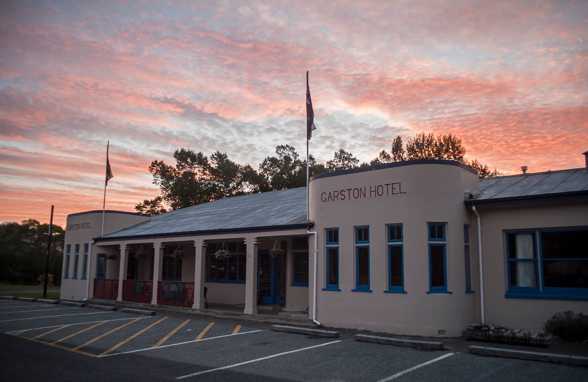 The Garston Lodge Accommodation - Around the Mountains